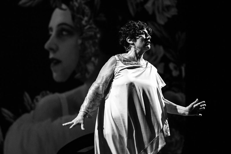 Shocking Elsa - FourExcellences